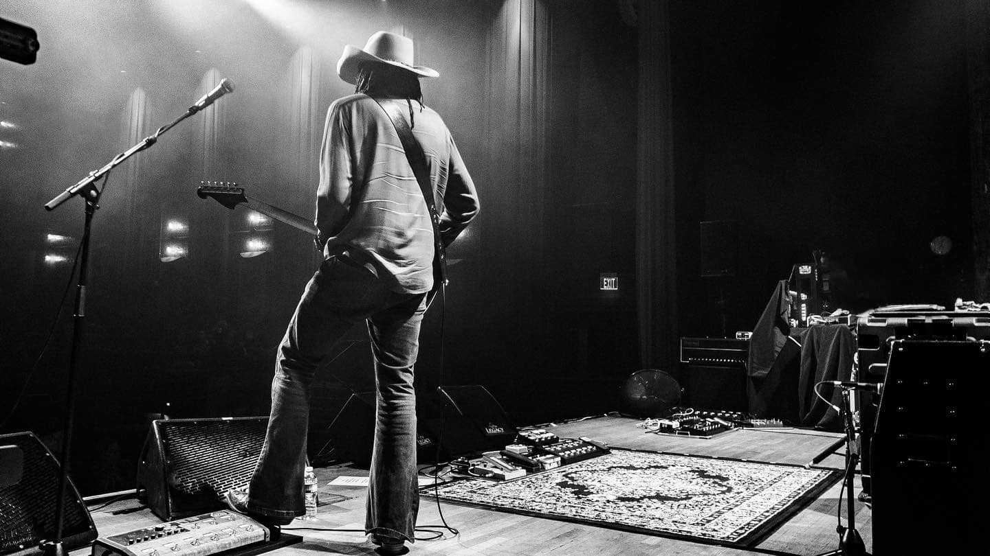 Larry Mitchell – The official Larry Mitchell website | Guitar textures